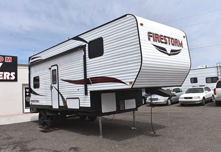 The 8 Lightest 5th Wheel Toy Haulers You Can Buy! - RV Owner HQ