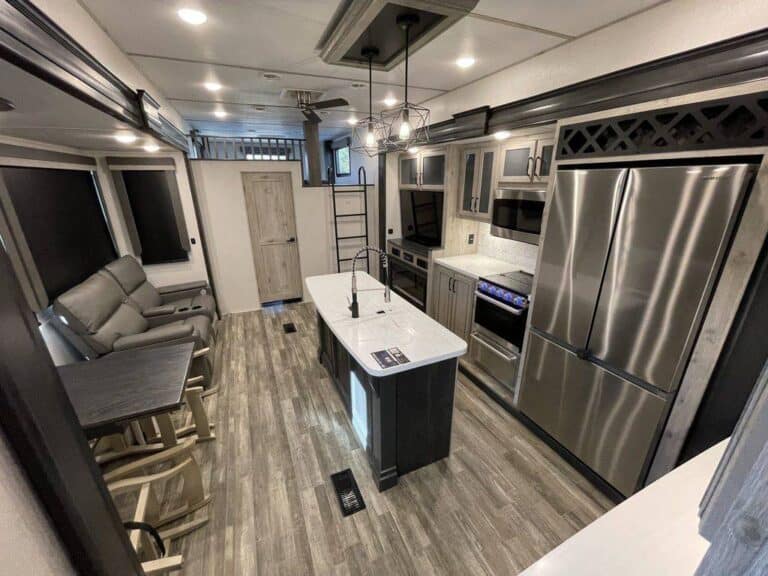 8 Best 5th Wheels Under 15,000 Lbs (With Pricing) - RV Owner HQ