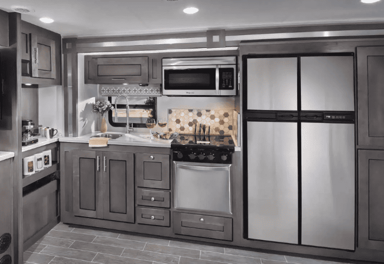 What is a Class A Motorhome? A First-Timer's Guide to Luxury RVs - RV ...