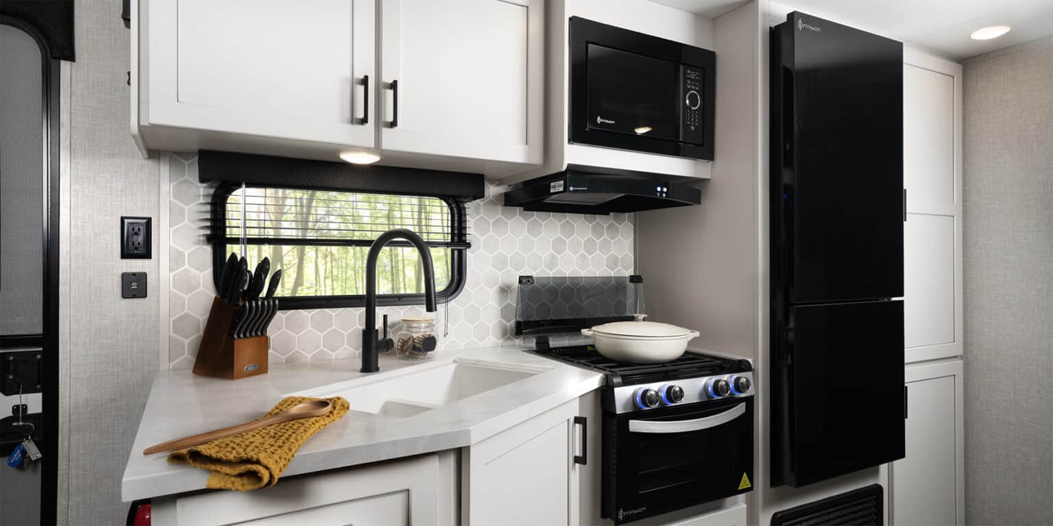 Jayco Jay Flight: The Complete Guide (Specs, Pricing, Floor Plans) - RV ...